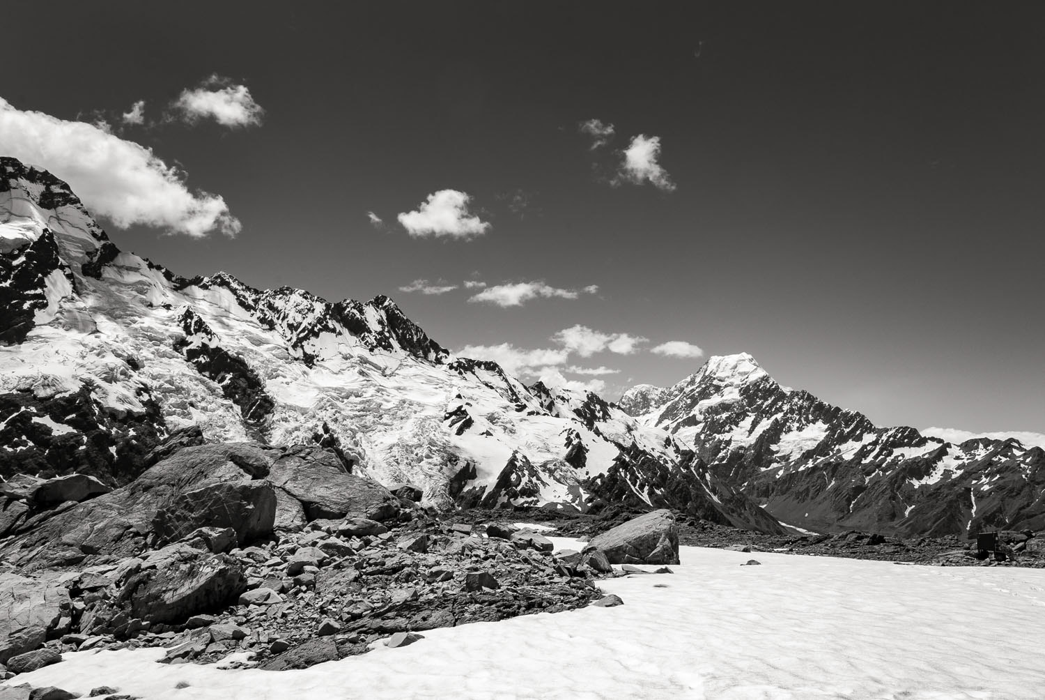Mueller-Hut-Aoraki-Mount-Cook-New-Zealand - WEMOOCH